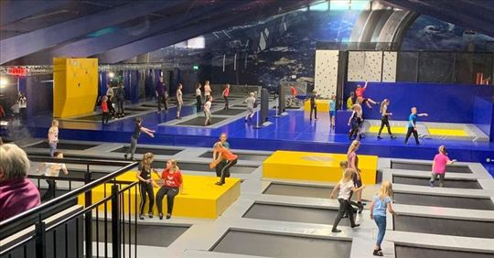 Proizvodnja trampolin park