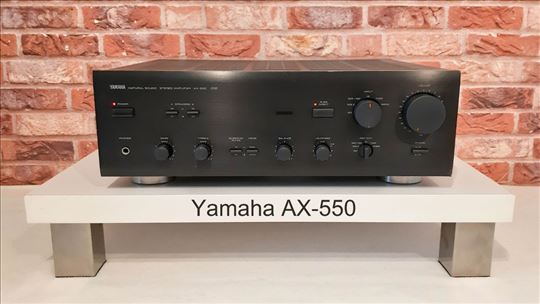 Yamaha AX-550