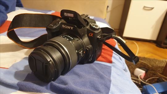 Sony Alpha a 300 Sa objektivom 4000 slika