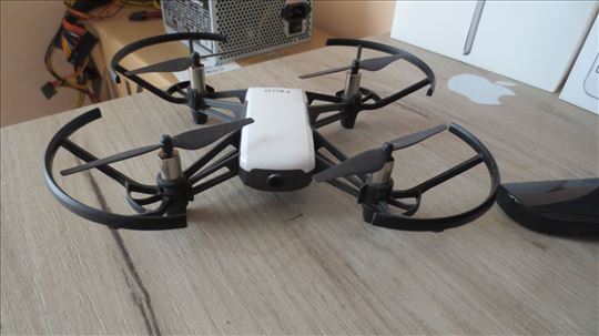 Dron DJI Tello Full Pack/Odličan/novo iz Swiss top