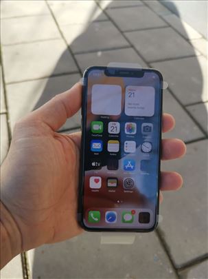 Iphone 11 pro green nekorišten garancija
