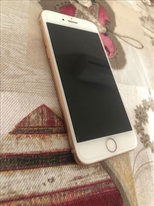 iPhone 8 64gb odlicno stanje