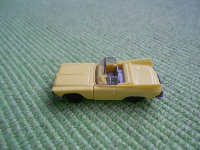 Kinder automobil - stari kabriolet