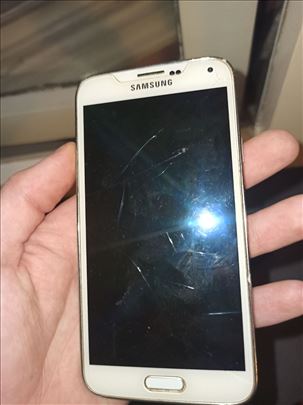 Izuzetno očuvan Samsung Galaxy S5