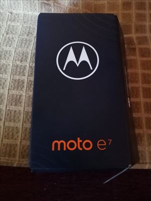 Motorola E7