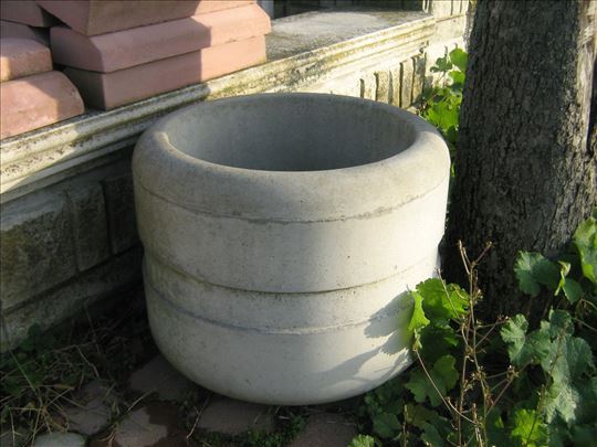 Betonska žardinjera Bure velika