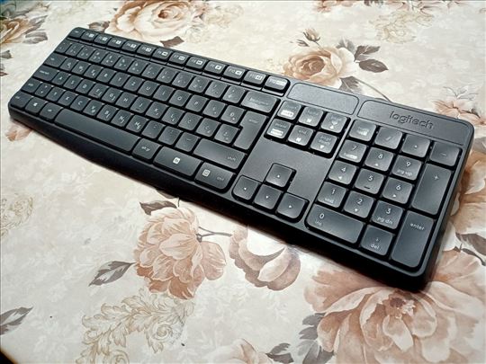 Logitech bežična tastatura