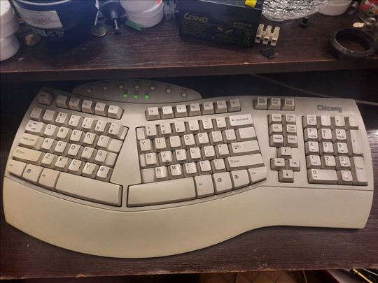 Stara,retro tastatura za kompjuter,računar Chicony