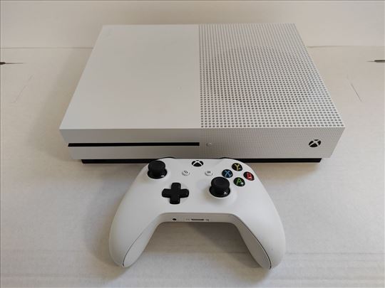 Xbox One S 500Mb sa igricama