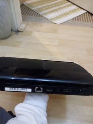 Sony Playstation 3 super slim sa 13 igrica i još