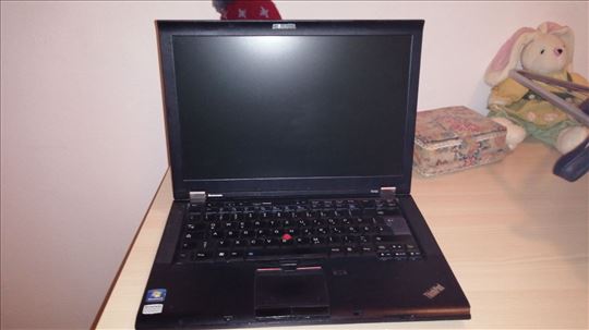 Prodajem laptop Lenovo