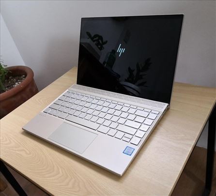 HP Envy 13/ i5-8250/ 8GB ram/ 256GB SSD/ nV MX150