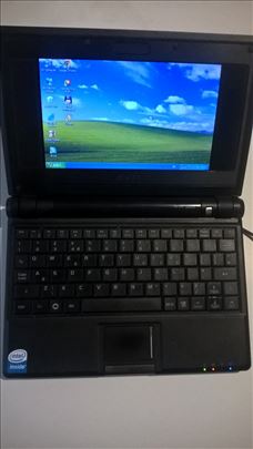 Asus Eee PC 4g sa Ssd-om, težak samo 900 grama