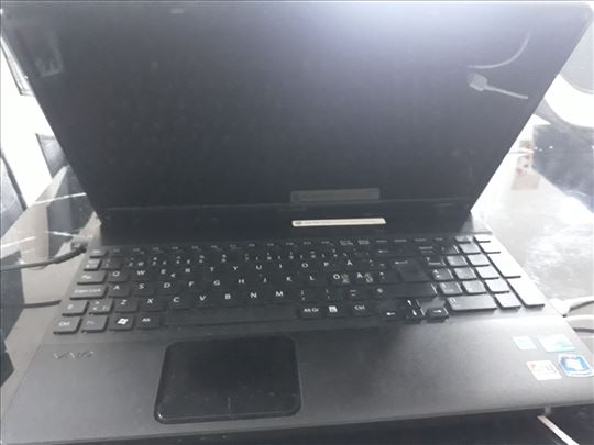 Prodajem Sony laptop ekstra stanje.