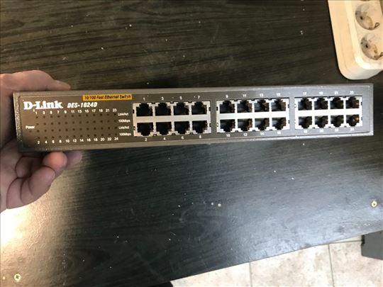 D Link switch 24 port - 100Mbps