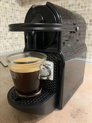 DeLonghi nespresso aparat za kafu - kao nov