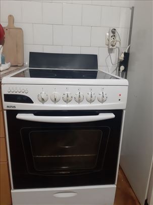 Prodajem šporet sa ravnom pločom