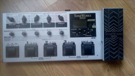 Gitarski procesor Korg AX1500G