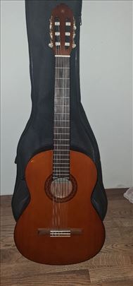 Yamaha C40