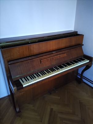 Pianino Legnica