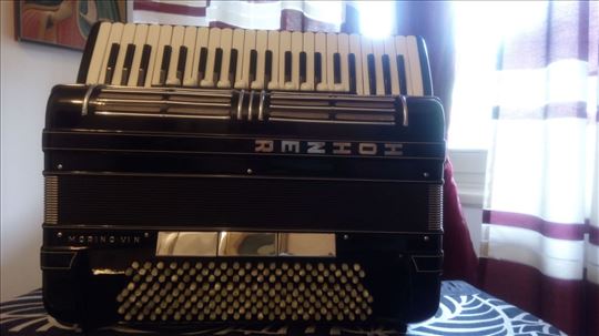 Hohner Morino VI N sa bariton basovima