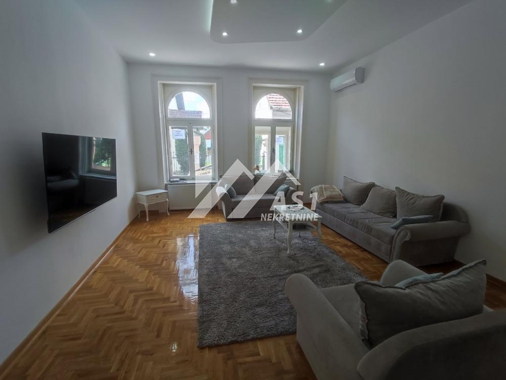 Izdajem LUX opremljenu kucu u Centru , poslovni prostor ID#1361 1.500 €