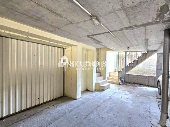 Zrenjanin, 4. juli, Garaža, 41m2, 19900 EUR