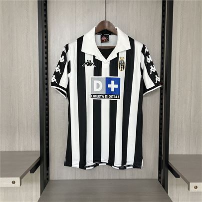 Juventus 1999/2000 domaći dres