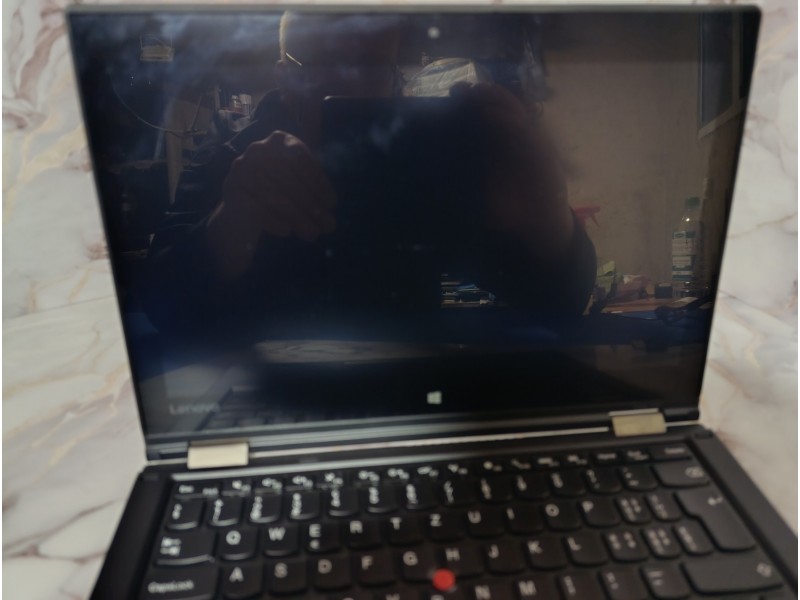 Lenovo thinkpaid YOGA 260