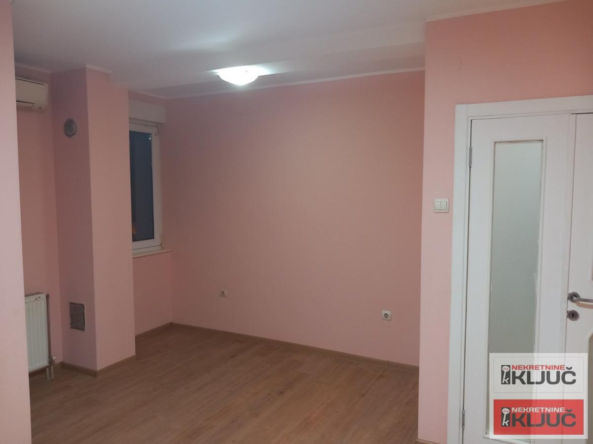 FUTOŠKA PIJACA, 44m2, Dvosoban, Prazan, Visoko prizemlje