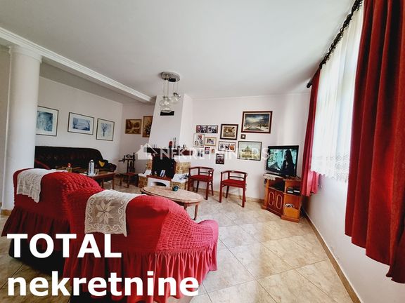 Petosobna kuća NOVI SAD, 360500€