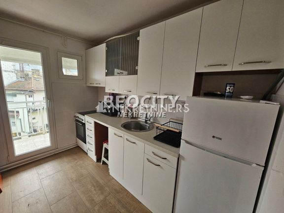 Novi Sad, Centar, Miroslava Antića , 3.0, 71m2, 600EUR