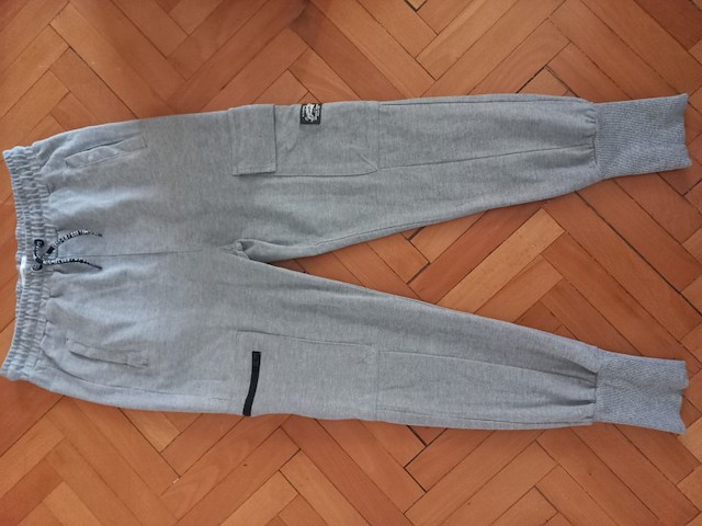 Nove Reserved trenerice
