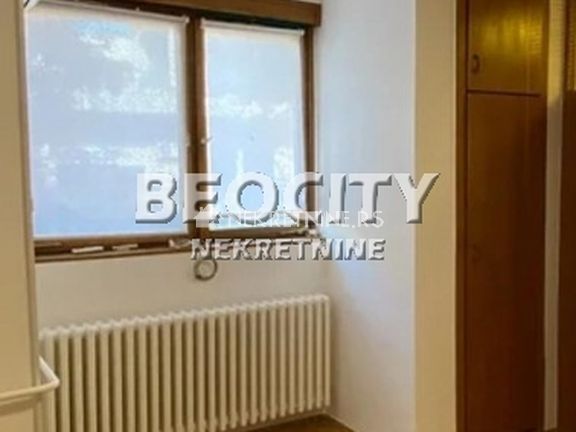 Novi Sad, Centar, Vase Stajića, 1.0, 38m2, 112100EUR