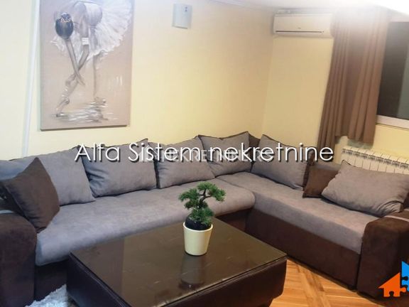 Čukarica, Banovo brdo, 2.5 stan, 65m2, 550 EUR, ID 36700