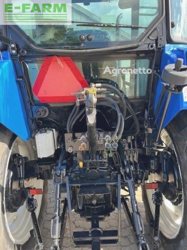 New Holland td5.115 med frontlift traktor točkaš