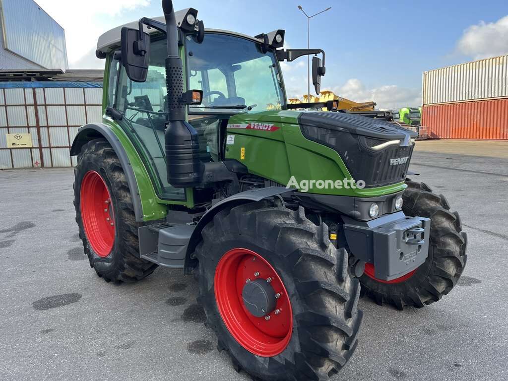 Fendt 211 Tractor traktor točkaš