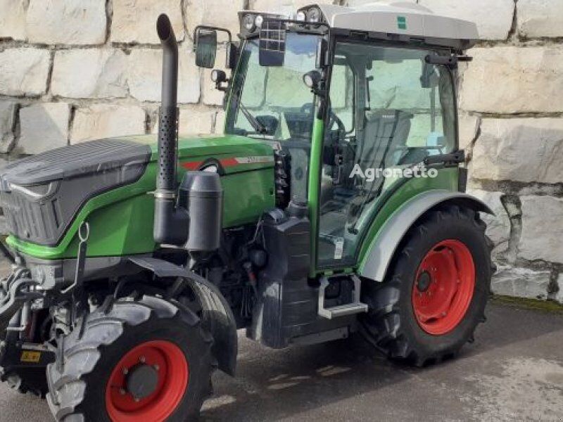 Fendt 211 V VARIO GEN3 PROFI PLUS traktor točkaš