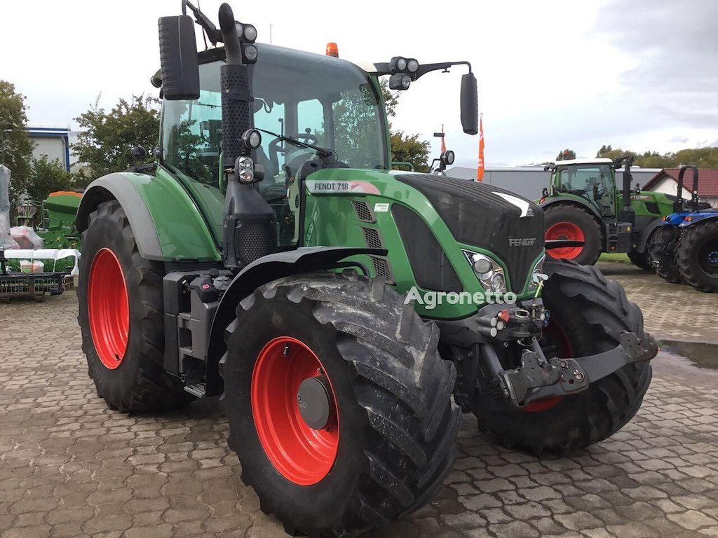 718 Vario SCR traktor točkaš