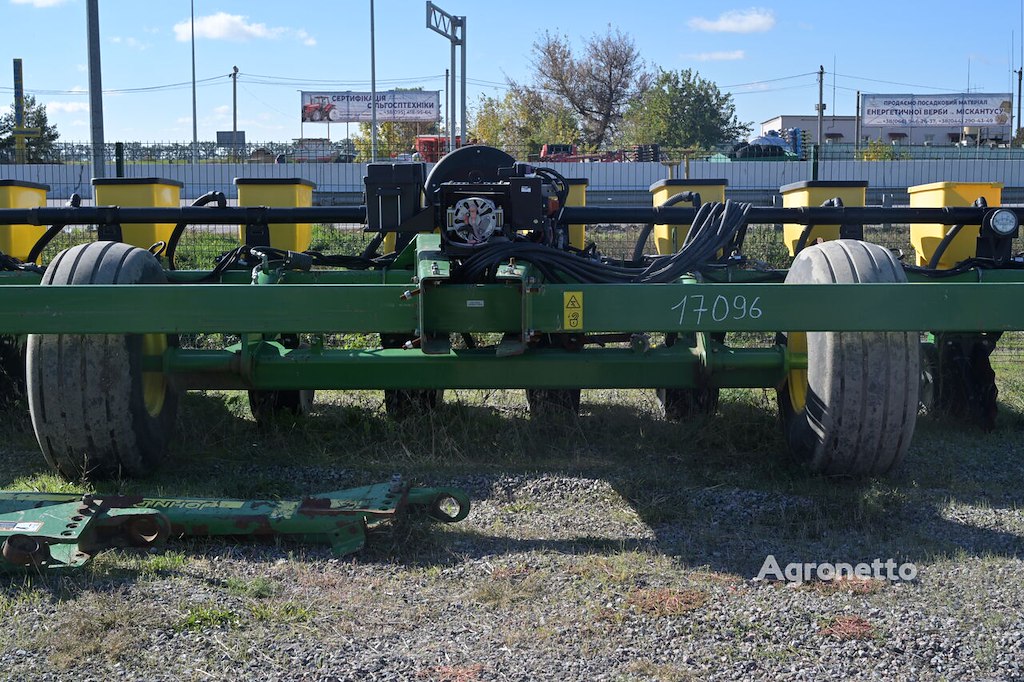 John Deere 1780 pneumatska precizna sejalica