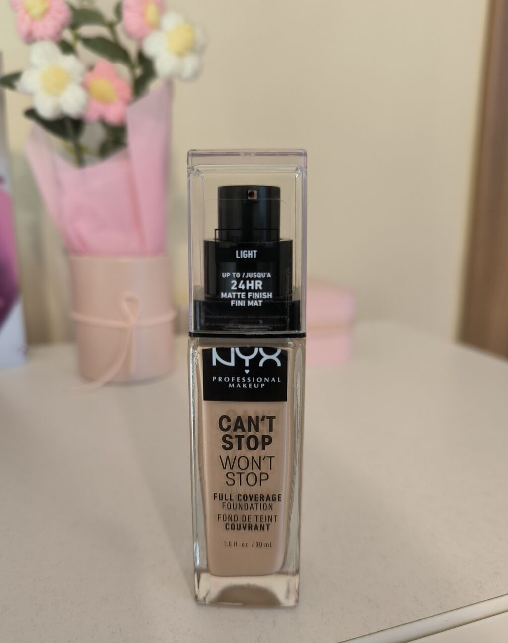 Mat tečni puder 24h NYX Professional Makeup Can’t Stop Won’t Stop -