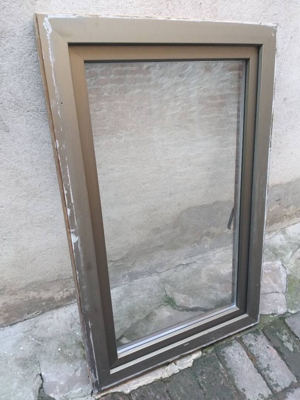 Prozor dimenzija 140x90cm, kombinacija aluminijum spolja drvo unutra