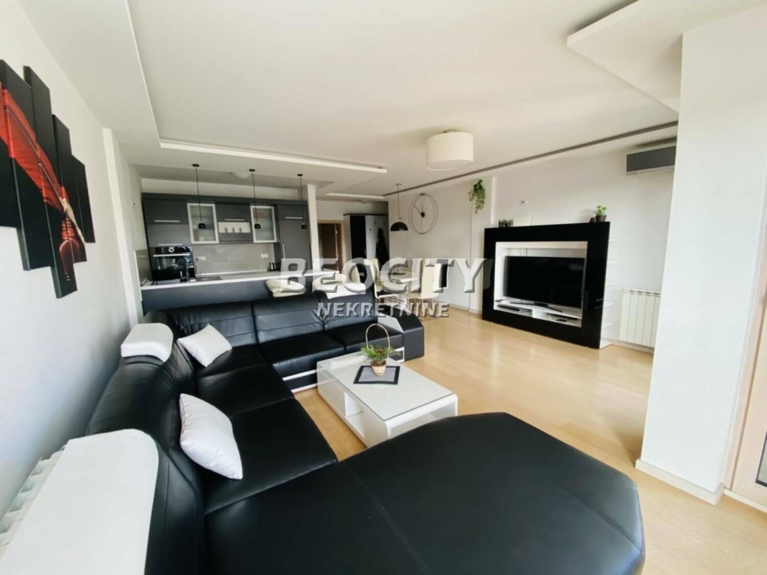 Novi Sad, Centar, Vojvođanskih brigada, 3.0, 100m2, 950EUR