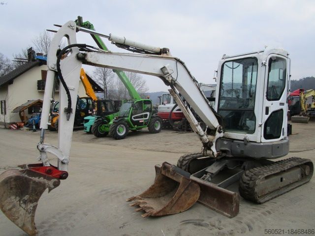 Mini bageri
Komatsu PC 35MR-3 mit Schnellwechsler + Löffel