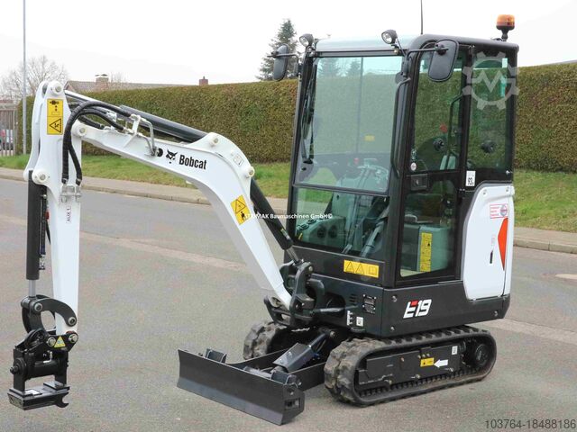 Mini bageri
Bobcat E19