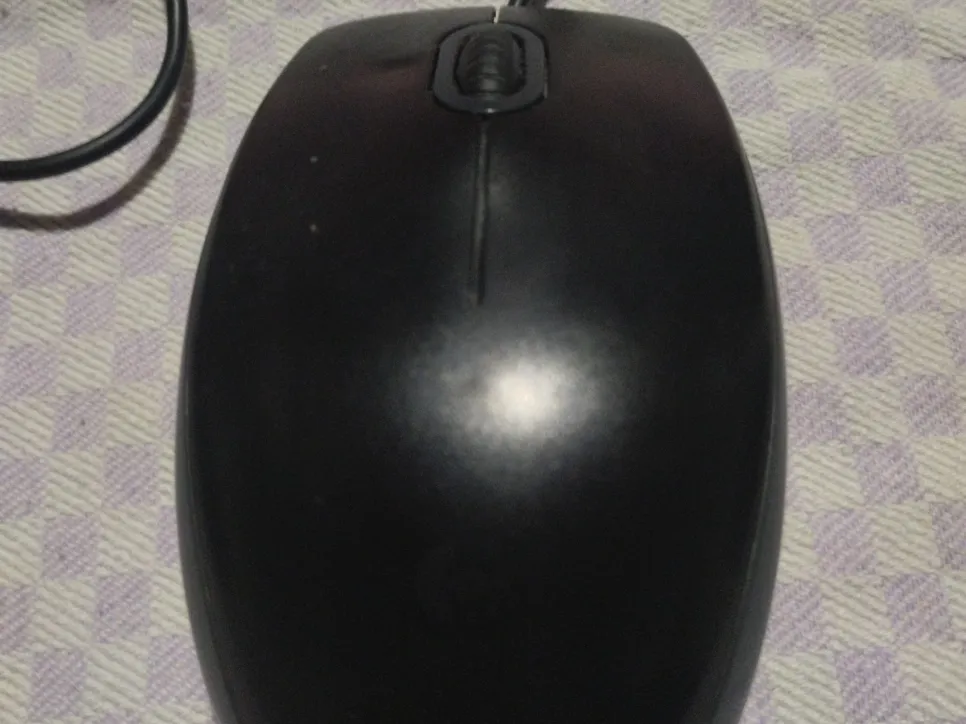 Logitech miš