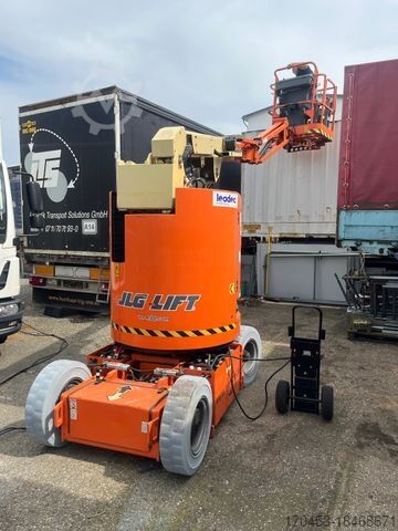 Platforma za rad
JLG E 300 AJP mit neuen Batterien