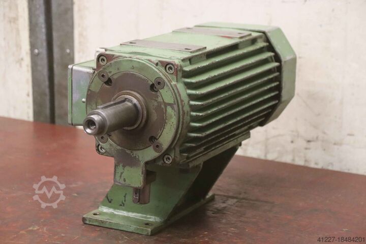 Glodanje motora 3.5 / 5.5 kV / 2880/5860 rpm
Siemens 1PC3107-2AA29