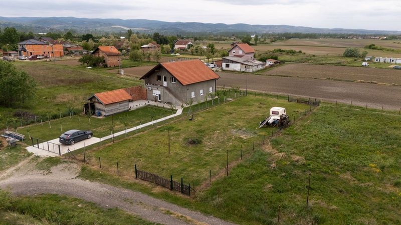 Ulaz u Veternik, Veternik