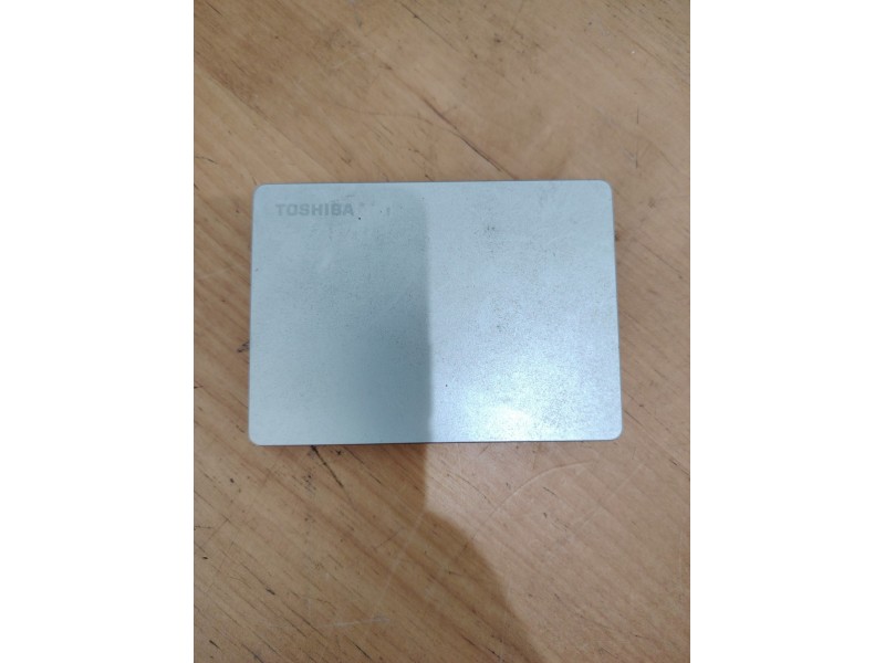 Toshiba Eksterni hard 1TB (1)